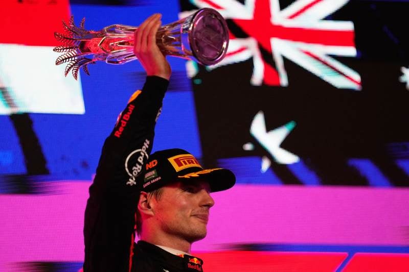 ¿Checo Pérez vuelve a Red Bull? Proponen a candidato para reemplazar a Yuki Tsunoda